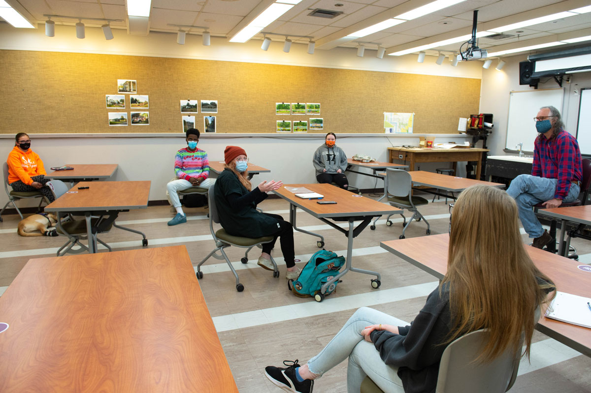 Students find chronicling small towns ‘more than just a photography ...